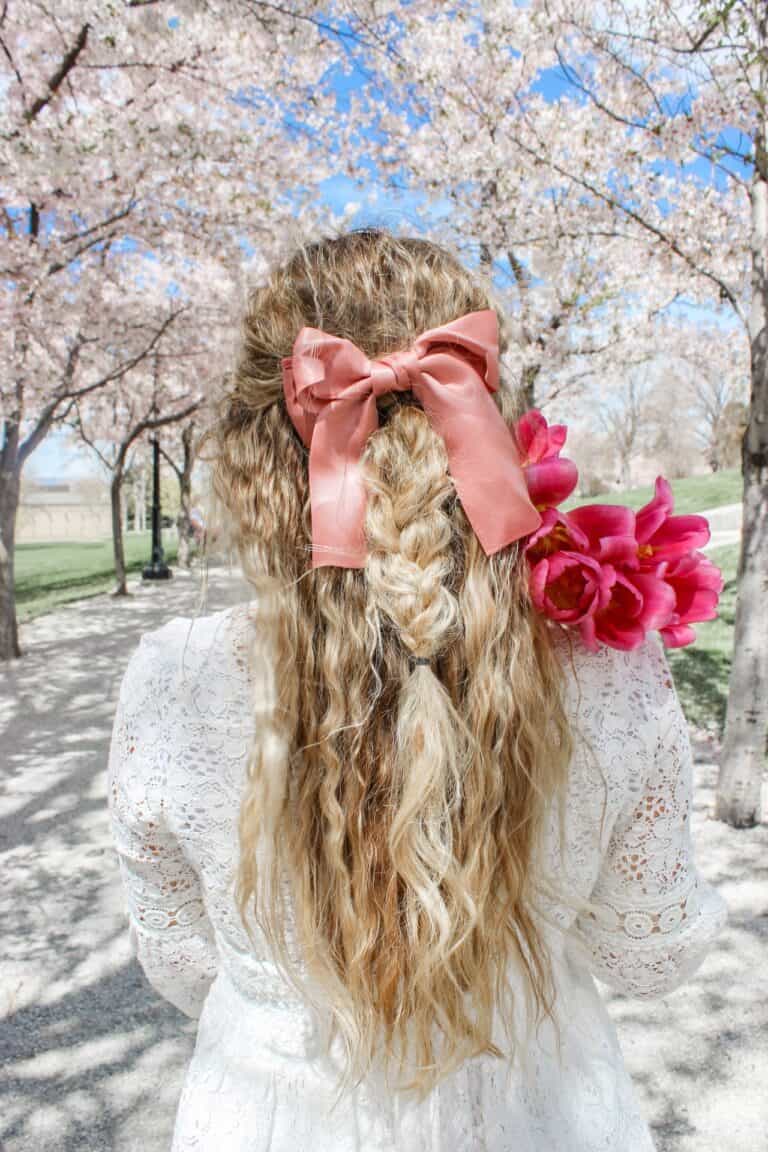 How to Pose with Flowers: 17 Poses for Beautiful Photos - Rachel's ...